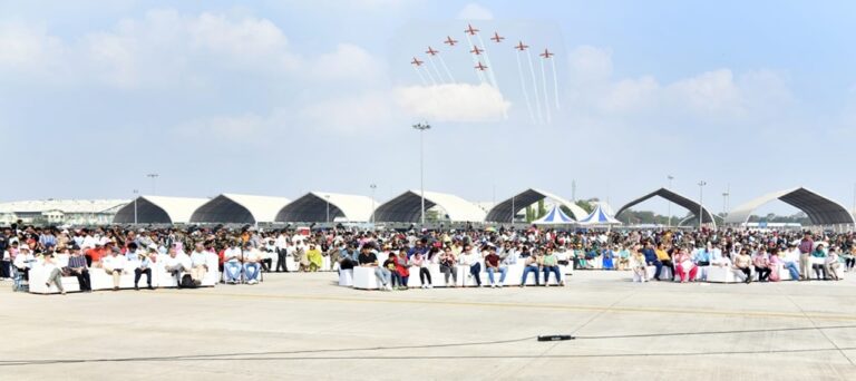 Air Display By IAF Dazzles Spectators At Pune - Punekar News