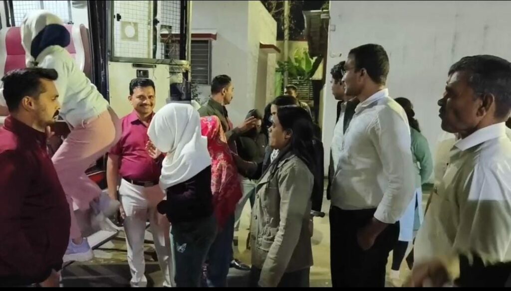 Pune Crime Branch Busts High Profile Sex Racket In Baner Rescues 11