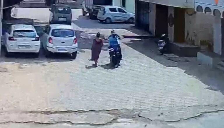 Pune: Chain-Snatching Incident Caught On CCTV, Raises Safety Concerns ...