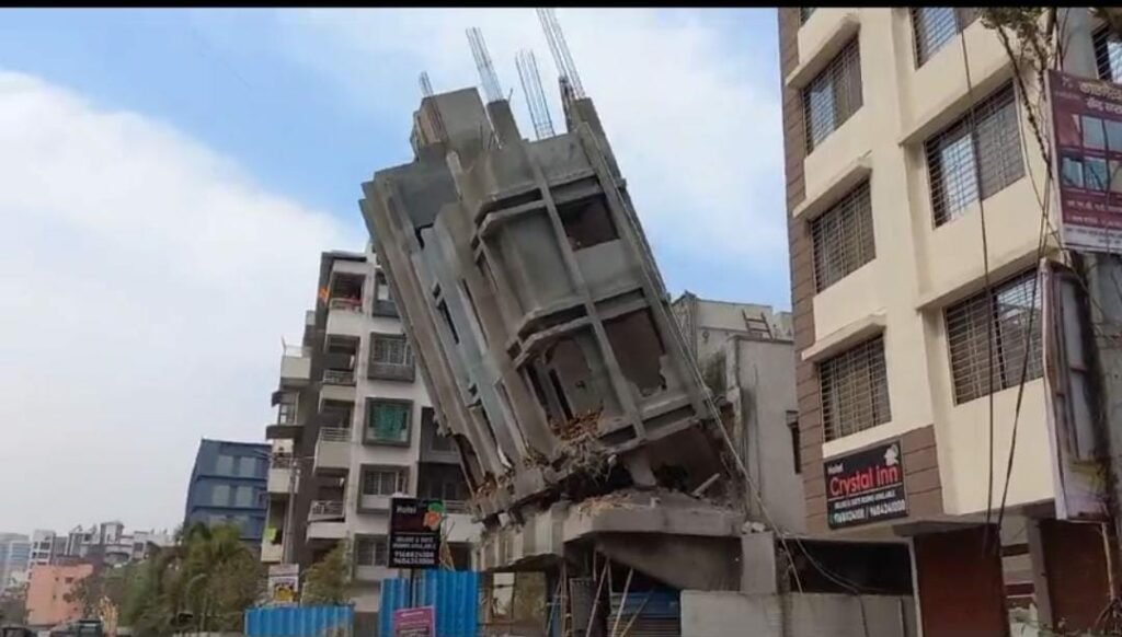 Pune: PCMC Demolishes Tilted Building In Wakad - Punekar News