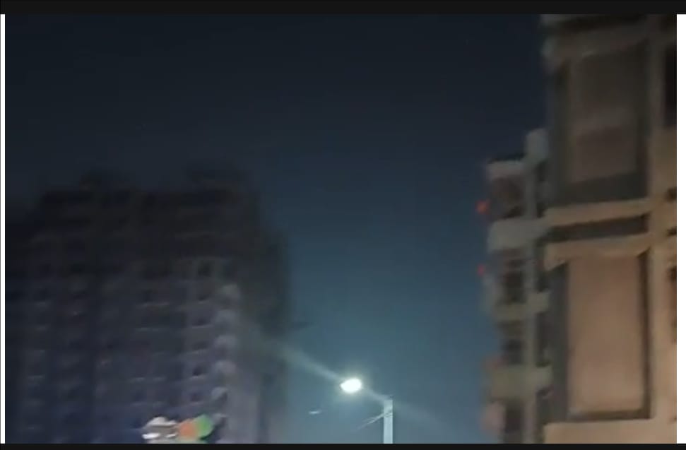 Pune: Emergency Teams Mobilized In Wakad as Four-Storey Building Tilts ...