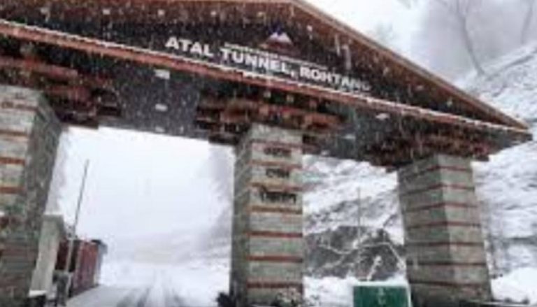 Atal Tunnel Closed Due to Heavy Snowfall in Himachal Pradesh - Punekar News