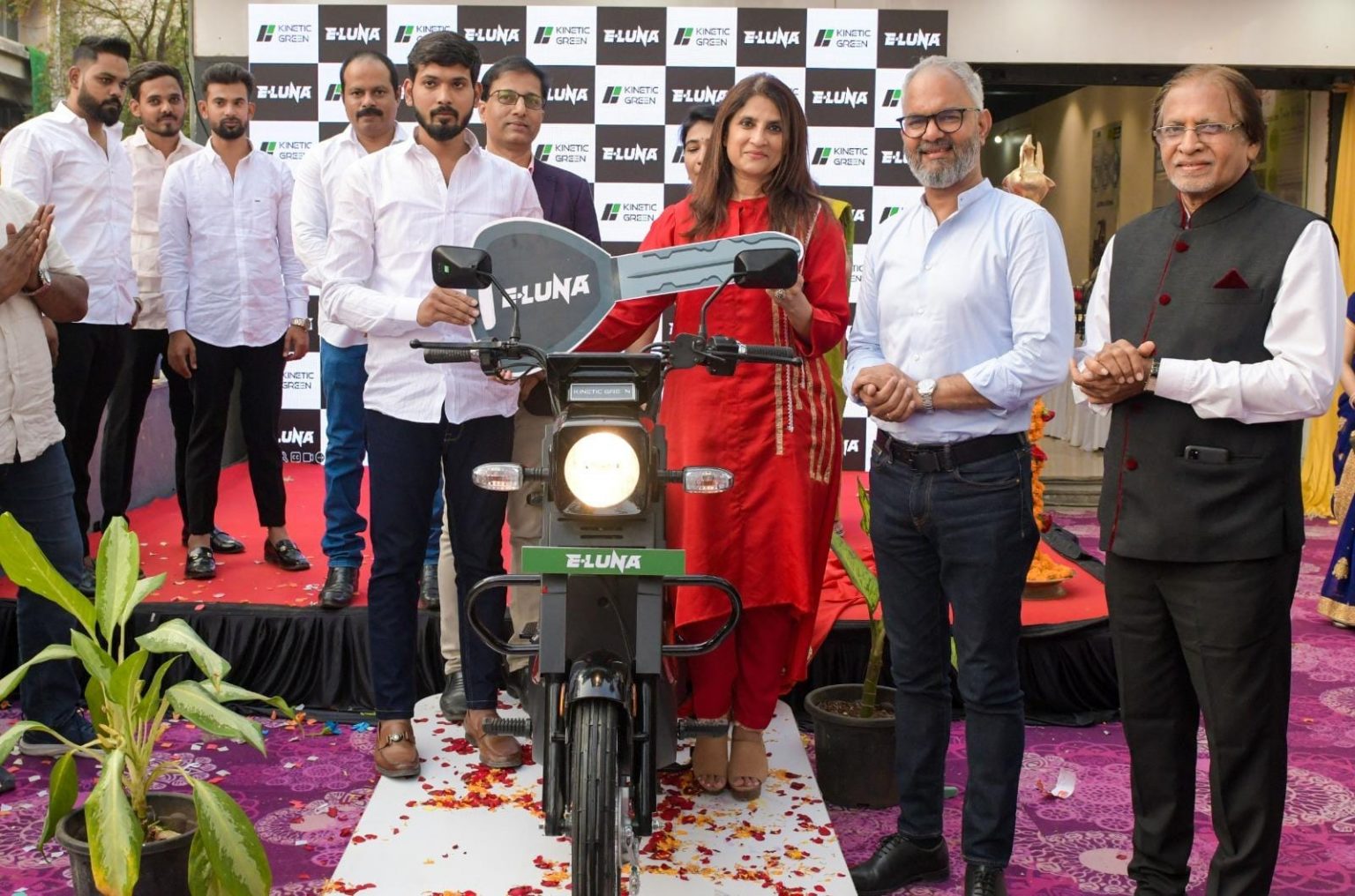 Kinetic Green Revolutionizes Last Mile Deliveries with 130 E-Luna ...