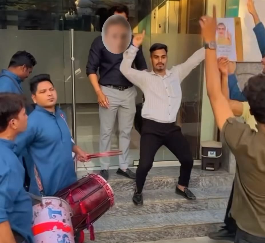 Pune Man Celebrates Last Day at Toxic Workplace with Dhols and Dance ...