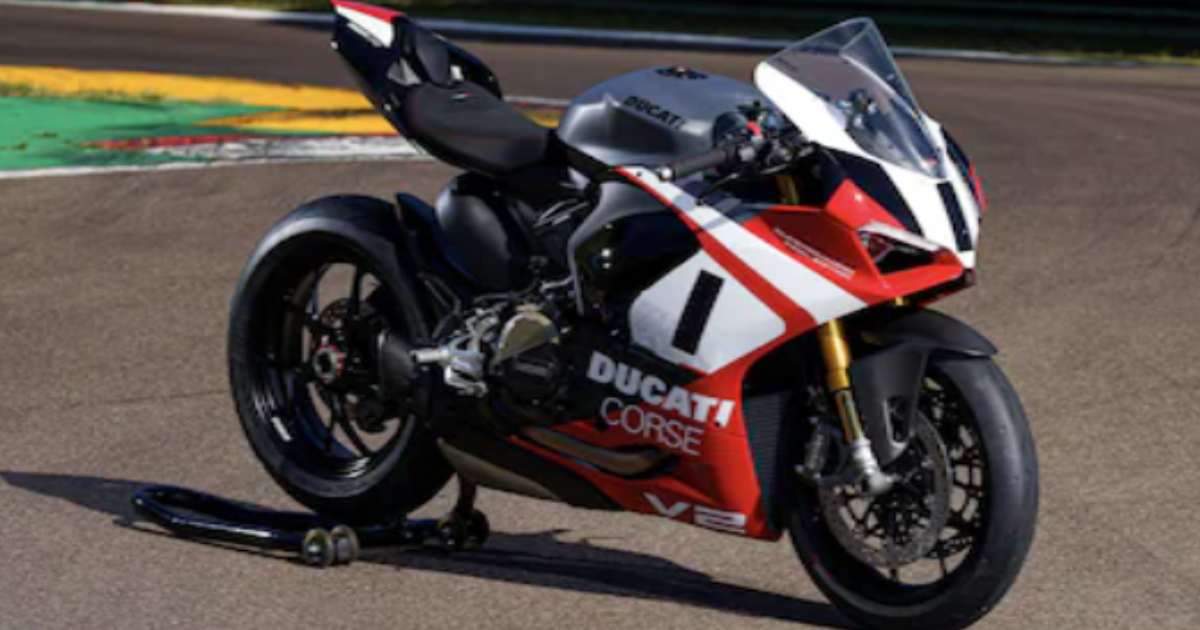 Ducati Unveils Panigale V2 Superquadro Final Edition Globally - Punekar ...
