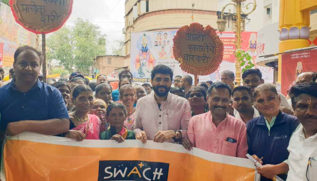 Pune: SWaCH Warkari Unite with Devotees to Celebrate Arogya Waari ...