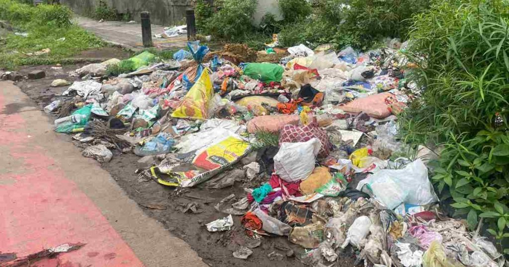 Garbage Crisis on Pan Card Club Road: Pune Municipal Corporation Fails ...