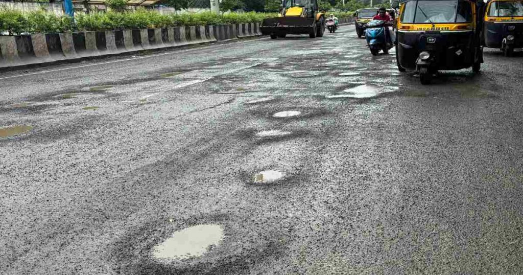 Pune: Maharashtra's New App Empowers Citizens to Report Potholes on ...