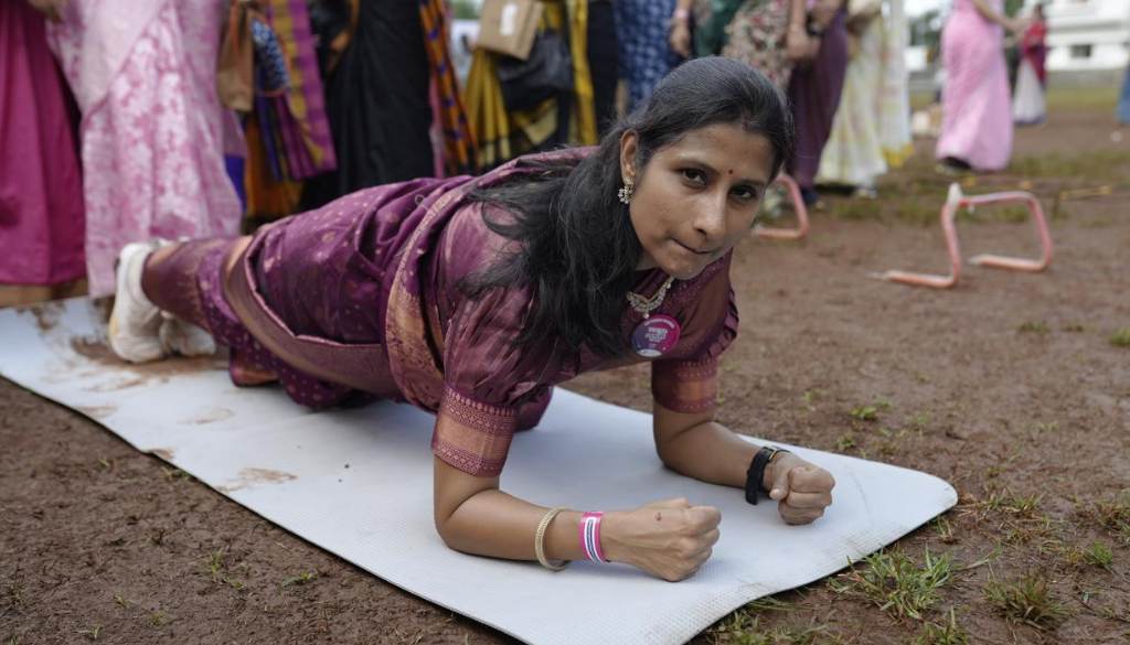 Tradition Meets Fitness: Over 2,500 Women Join Taneira's Saree Run in ...