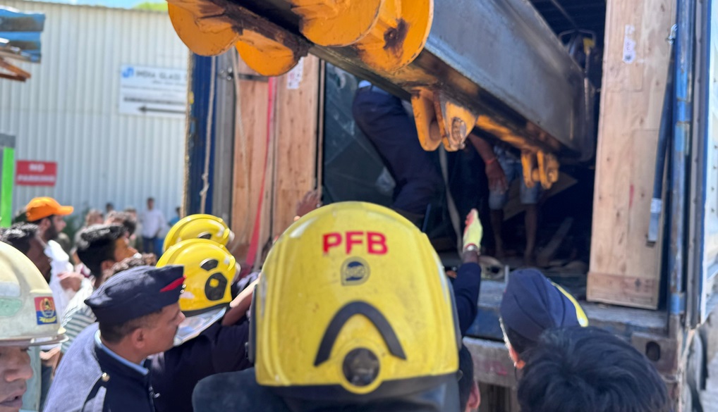 Four Workers Dead, Two Injured in Pune Glass Factory Accident - Punekar ...