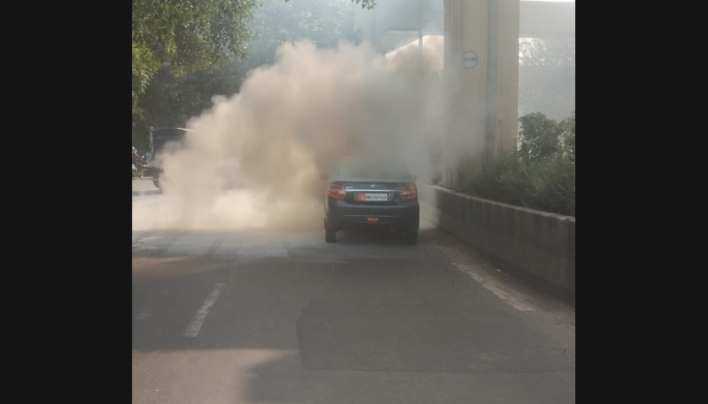 Pune: Car Catches Fire Near Sangam Bridge; No Casualties Reported ...