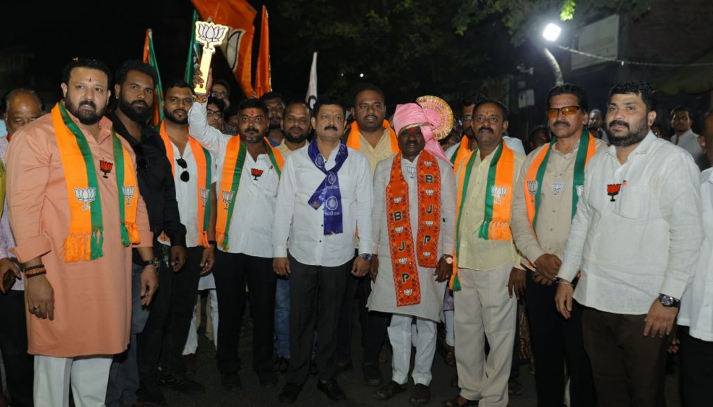 Huge Response from Citizens to Mahayuti's Sunil Kamble's Foot Rally in ...