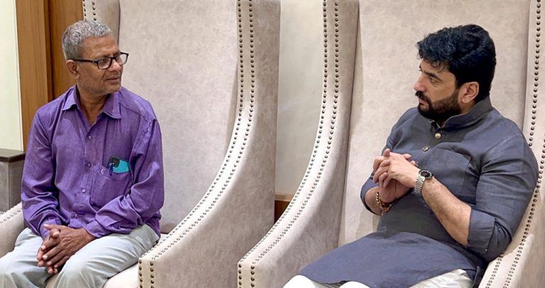 Neelam Shinde’s Father Granted US Visa After Maharashtra Government’s ...