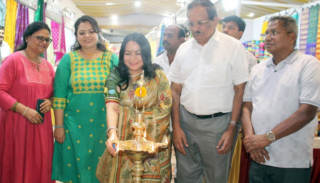 ‘My Pride, My Handloom’ – A Grand Exhibition of Artistic, Beautiful ...