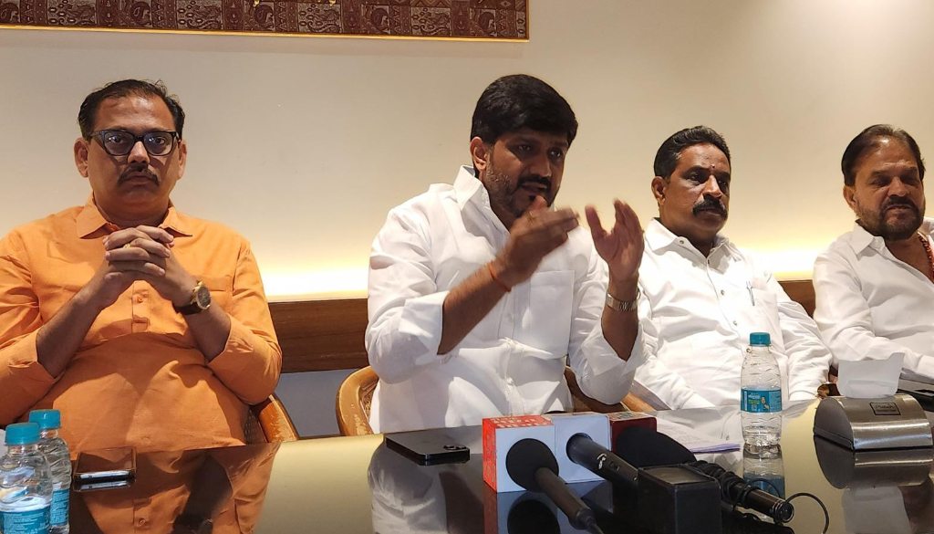 Pune: University Road Flyover Partially Opens on May 1; Full Completion ...