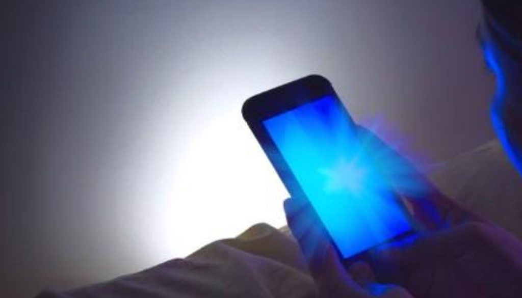 Steps On How To Guard Kids Against Blue Light Damage - Punekar News