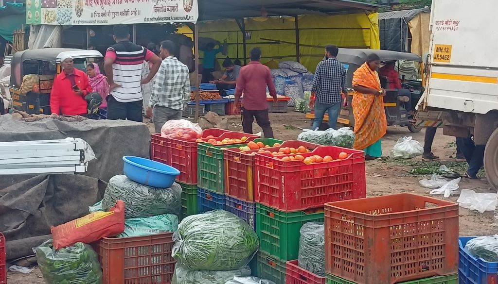 Inside Pune’s Kharadi Wholesale Vegetable Market: A Daily Lifeline for Fresh Produce - Punekar News