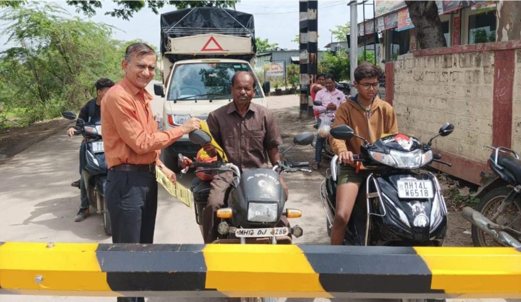 Pune Railway Division Conducts Safety Awareness Drive at 13 Level ...