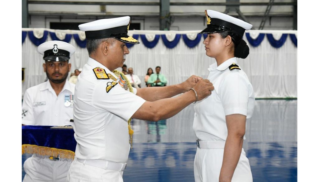 Sub-Lieutenant Aastha Poonia Becomes Indian Navy’s First Woman Fighter Pilot Trainee for MiG-29K ...