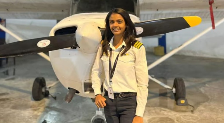 Pune: Baramati Crash Survivor Bhavika Rathod Fulfills Her Dream of ...