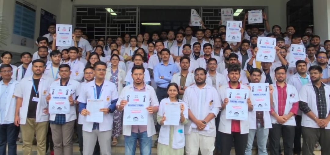 Intern Doctors Protest Over Stipend Delay at BJMC Pune - Punekar News