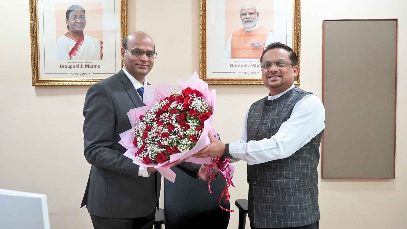 Pune: Prof. Umakant Dash Takes Charge as Vice Chancellor of Gokhale ...