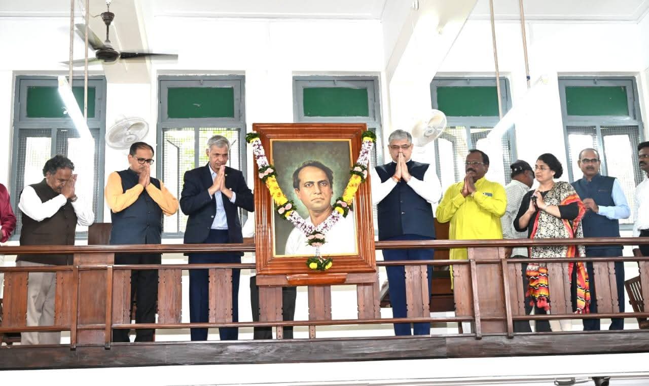 Pune: SPPU Pays Tribute to Lokshahir Annabhau Sathe on His Death ...