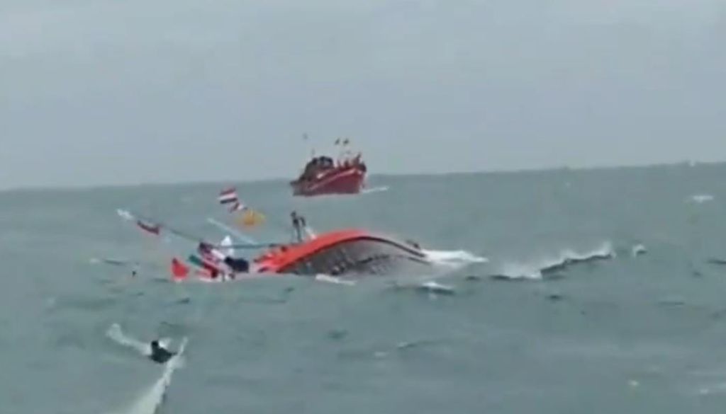 Raigad Tragedy: Boat Capsizes Off Coast, Rescue Operations in Full ...