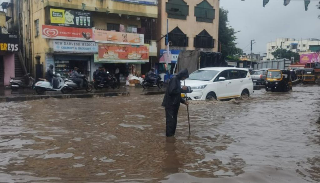 Citizens Struggle as Heavy Rains Trigger Waterlogging Across Pune ...