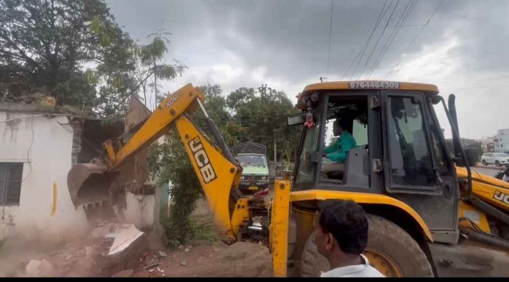 Pune: Over 231 Illegal Constructions Demolished in Chakan Area - Punekar News