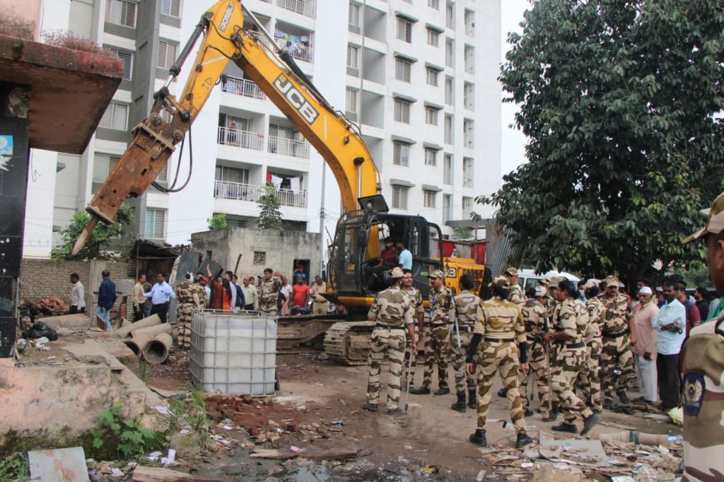 PCMC Demolishes 43 Homes in Wakad–Tathawade, Clears 38,750 Sq. Ft. for ...