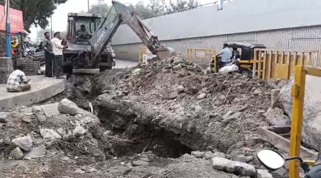 Traffic Jams on Pune’s Sinhagad Road Blamed on Poor Infrastructure and ...