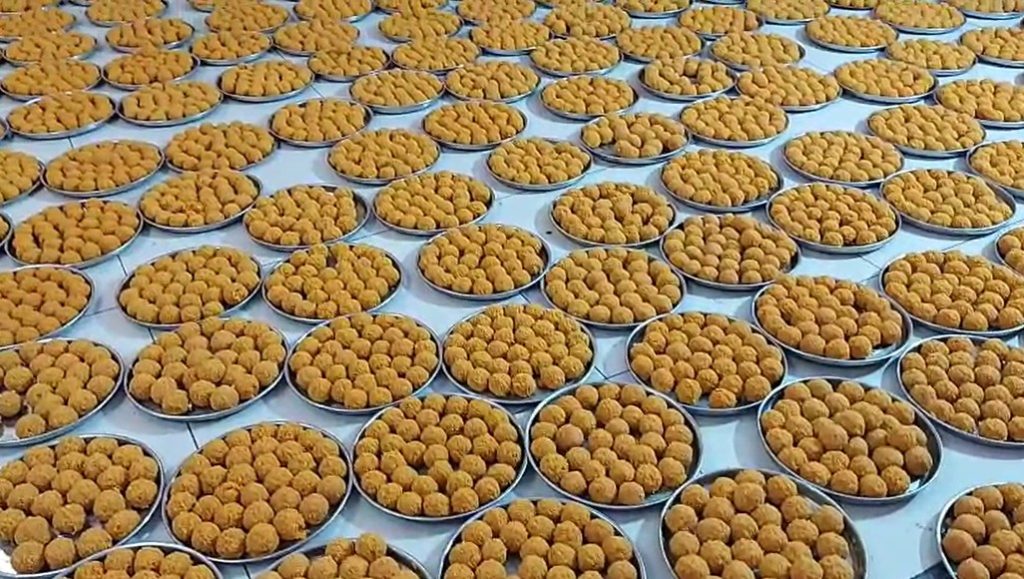 Poona Merchants Chamber Launches 38th Annual Ladu-Chivda Initiative to ...