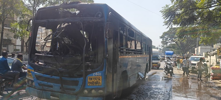 Pune: PMPML Bus Catches Fire in Akurdi; Driver Saves 15 Passengers Just ...