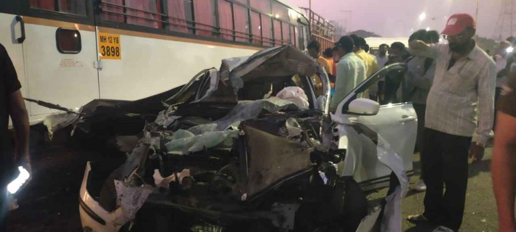 Seven Dead, 15 Injured as Vehicles Catch Fire in Major Accident at ...