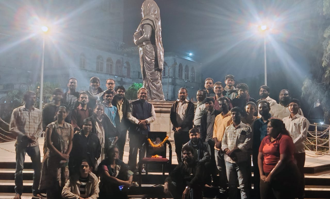 Pune: Students, Activists Remember Dr Baba Adhav at SPPU Tribute ...