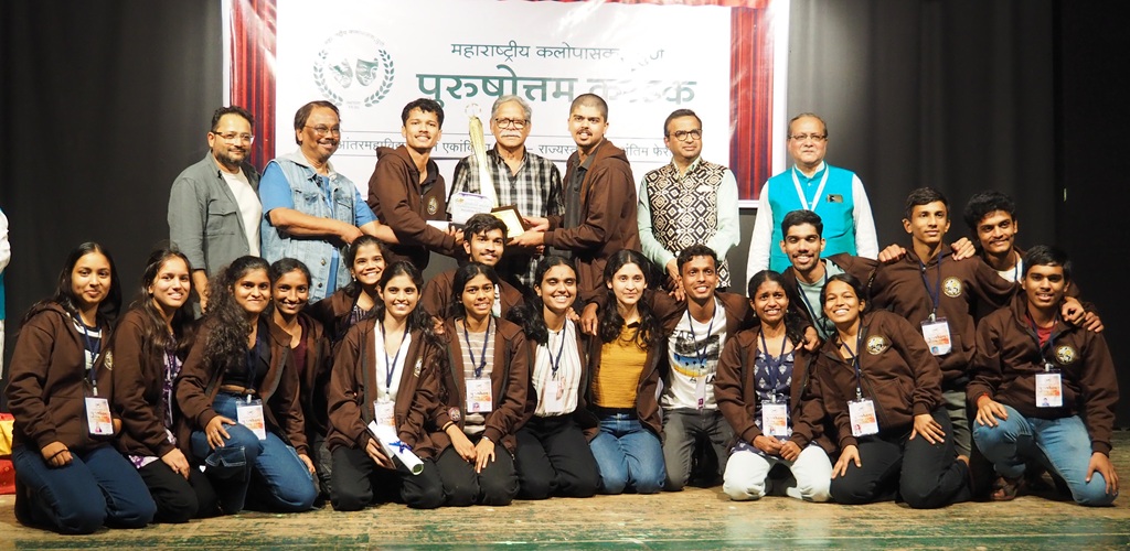 Purushottam Karandak 2025: SP College Wins Top Honour with ‘Atlya Gathi ...