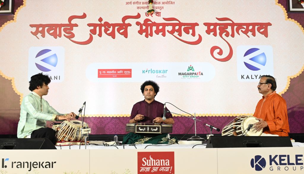 Raag-filled evening as Satyendra Singh Solanki and Shrinivas Joshi lead ...
