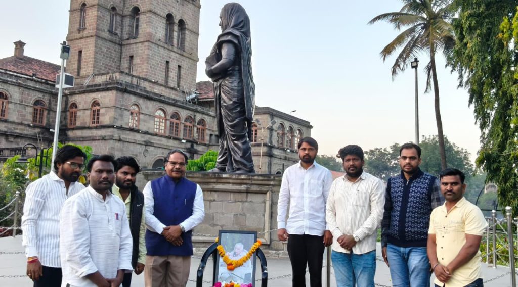 Pune: Students, Activists Remember Dr Baba Adhav at SPPU Tribute ...