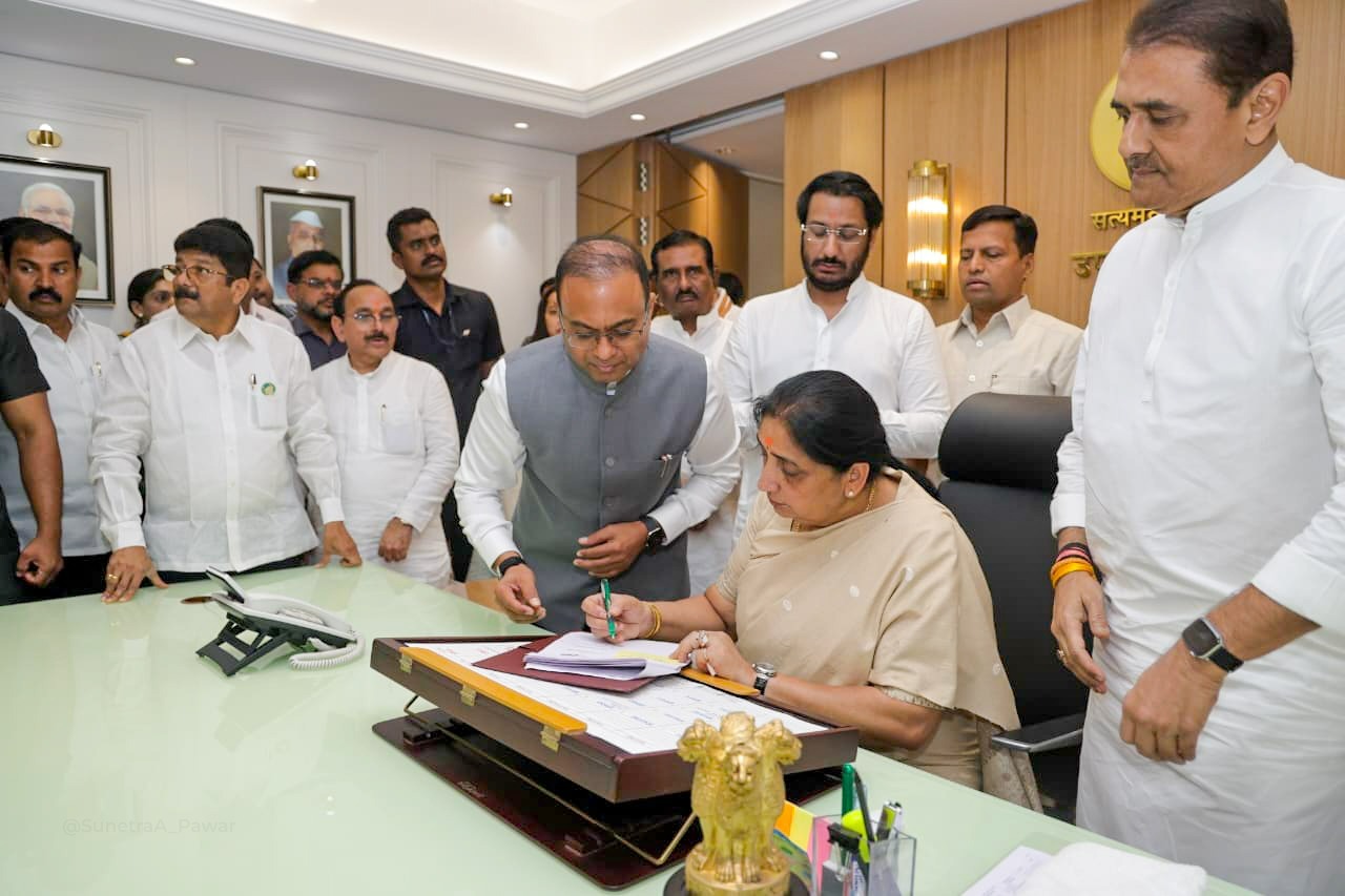 Sunetra Pawar Assumes Deputy CM Duties, Returns to Mantralaya Days ...
