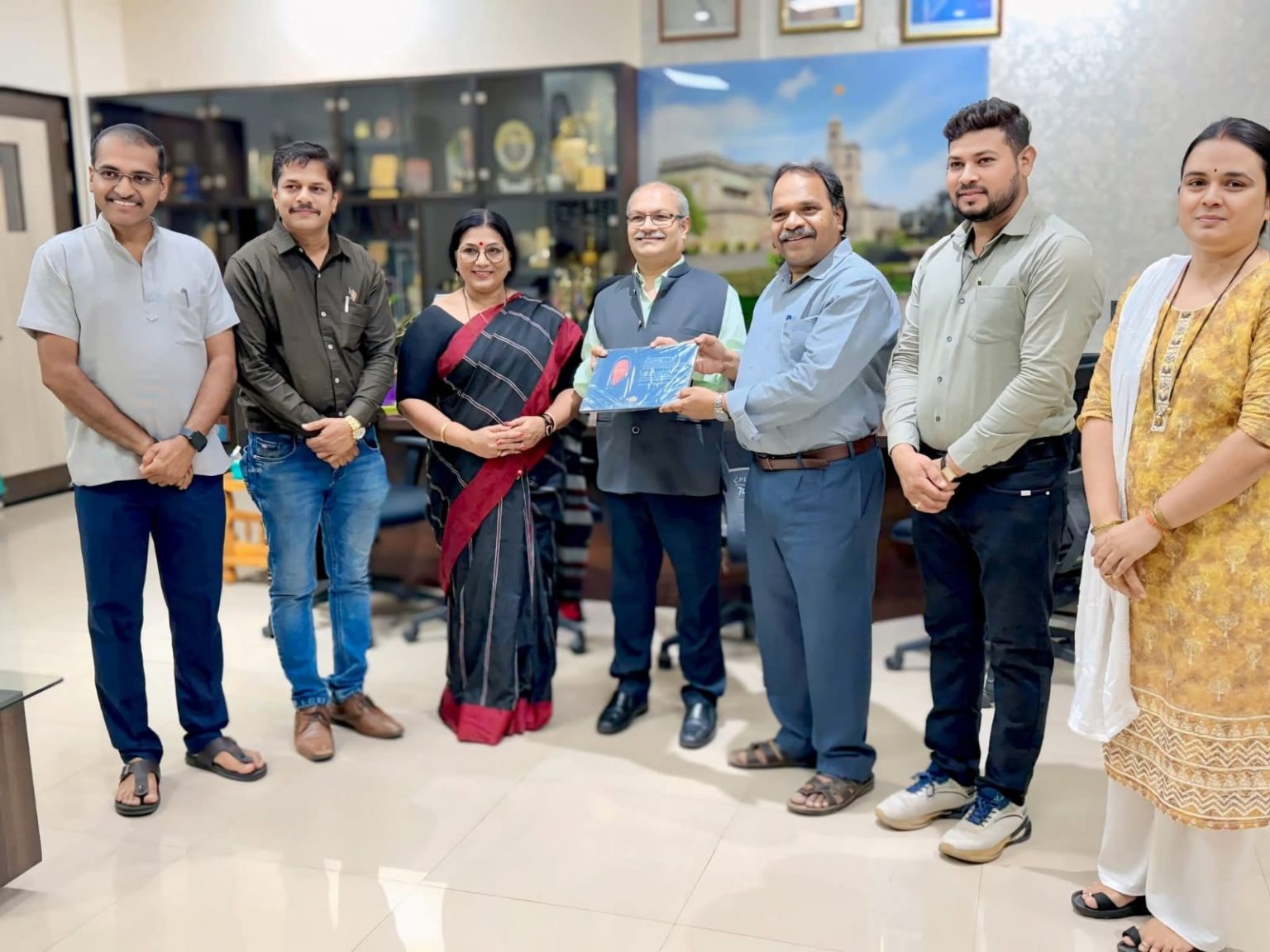 ‘A Role Model for Principals’: SPPU Director Honours Dr. Sanjay Chakane ...